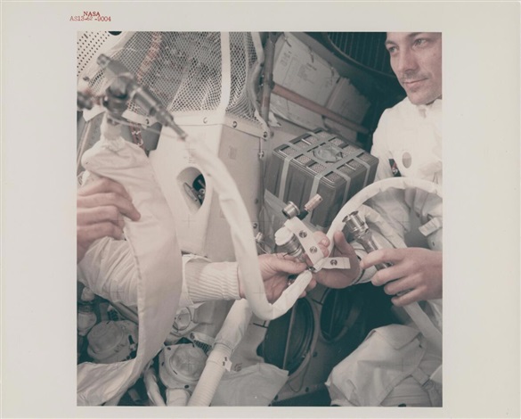 Apollo 13 The only photograph of the Apollo 13 crew saving their lives ...